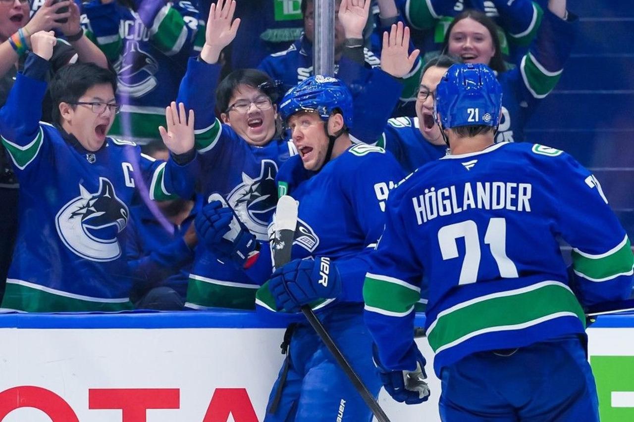 Two Regular Season Canucks Tickets | Powered by Givergy